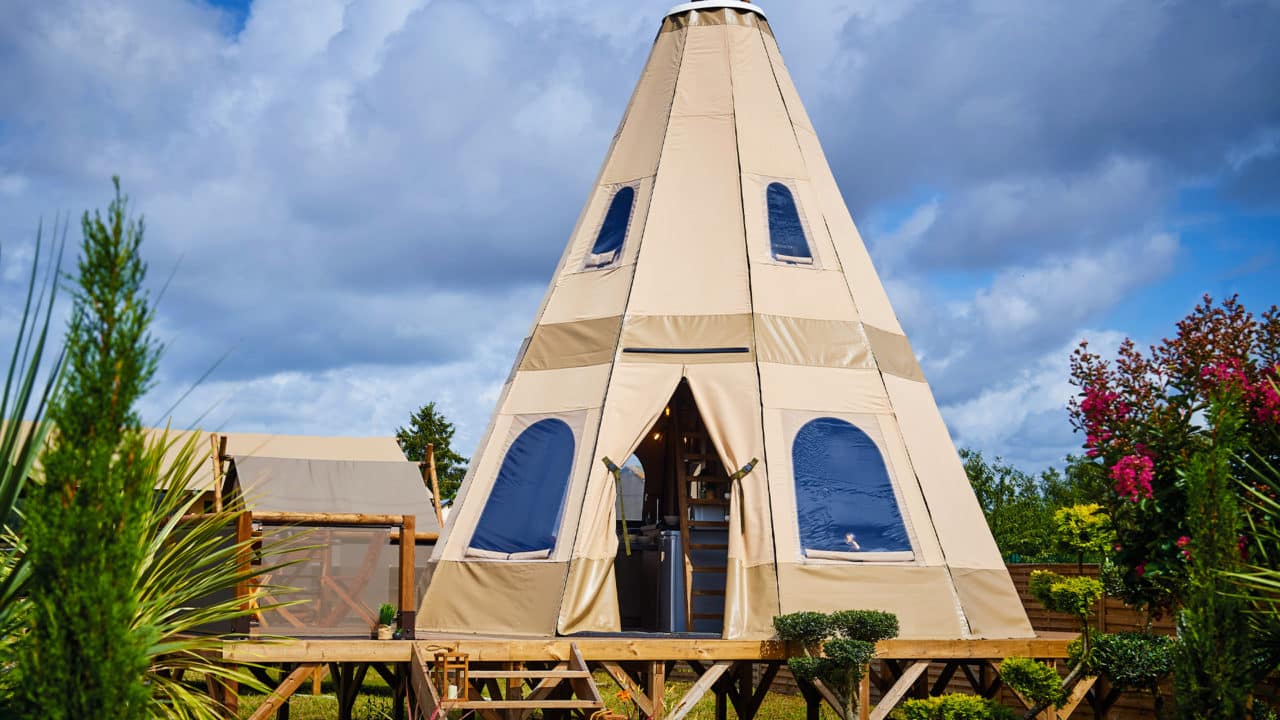 Location Tipi insolite lot 4 personnes 2 chambres ~ ᐃ LE VENTOULOU